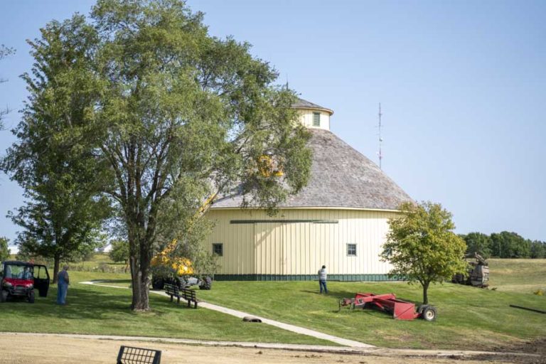 The Ultimate Guide to Iowa’s smallest roadside chapels - Iowa Road Trip