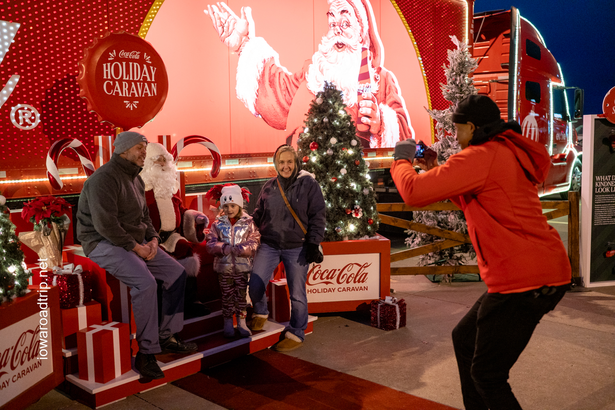 When and where to see the Coca-Cola Holiday Caravan in Iowa - Iowa Road ...